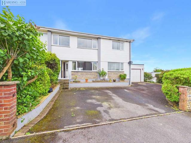 5 Bedroom Semi Detached House