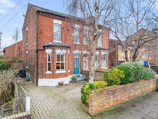 5 Bedroom Semi Detached House