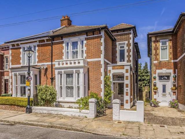 5 Bedroom Semi Detached House