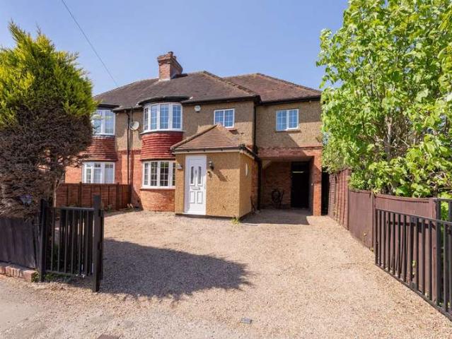 5 Bedroom Semi Detached House