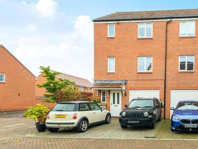 5 Bedroom Semi Detached House