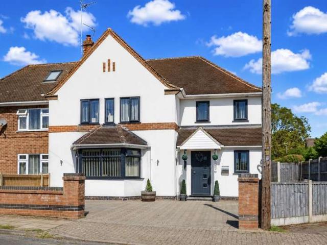 5 Bedroom Semi Detached House