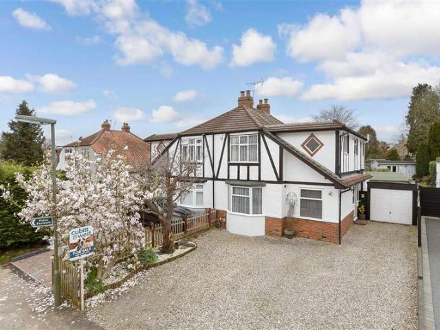 4 Bedroom Semi Detached House