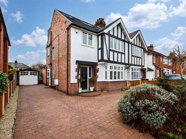5 Bedroom Semi Detached House