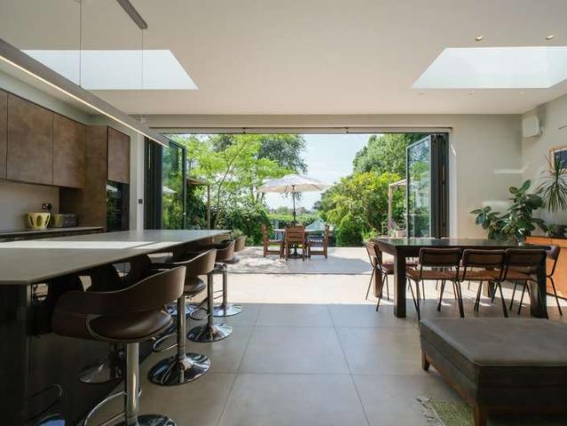 5 Bedroom Semi Detached House