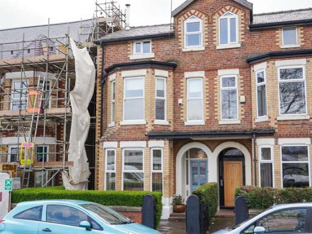 5 Bedroom Semi Detached House
