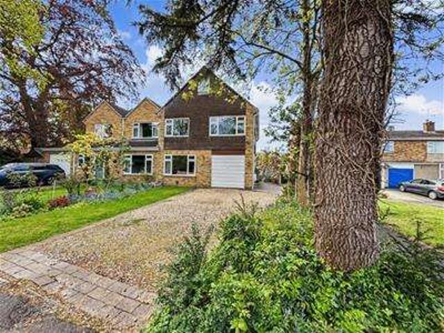 5 Bedroom Semi Detached House