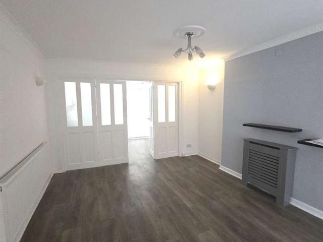 5 Bedroom Semi Detached House