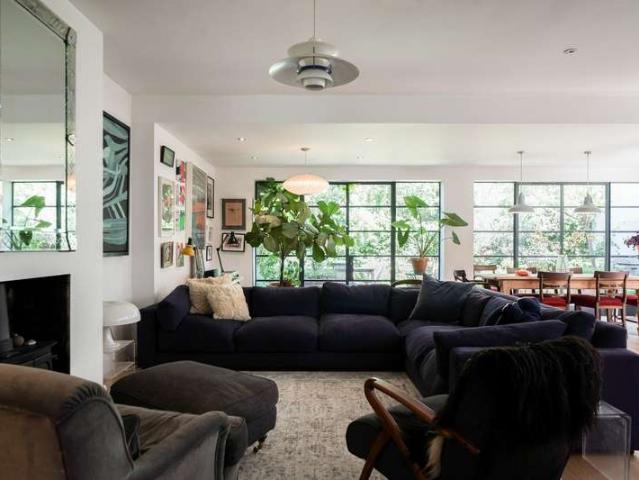 5 Bedroom Semi Detached House