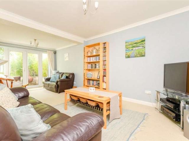 5 Bedroom Semi Detached House