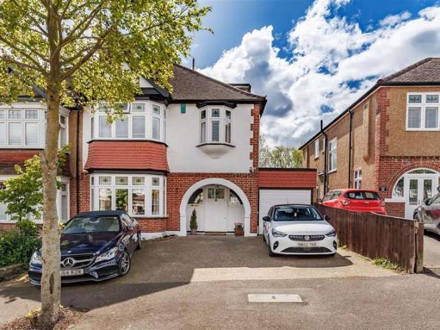 5 Bedroom Semi Detached House