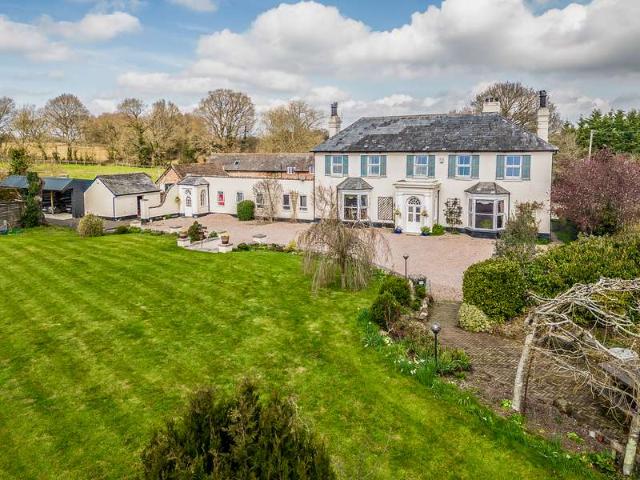 5 Bedroom Semi Detached House