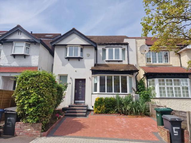5 Bedroom Semi Detached House