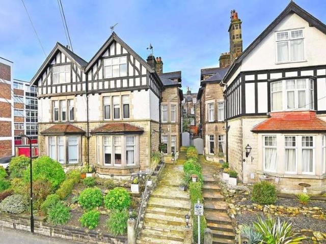 5 Bedroom Semi Detached House
