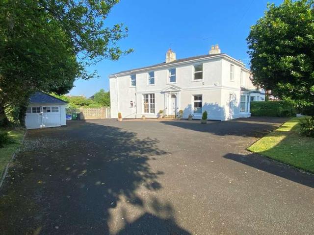 5 Bedroom Semi Detached House