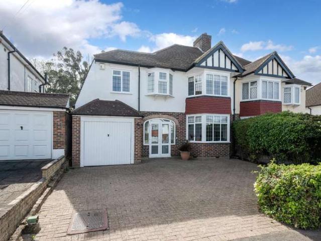 5 Bedroom Semi Detached House