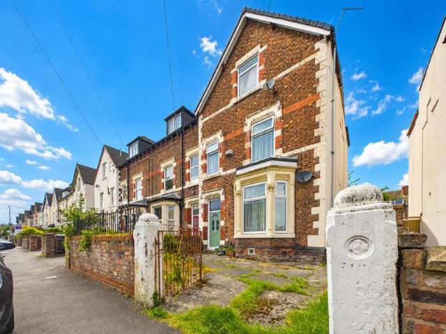 5 Bedroom Semi Detached House