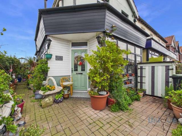 5 Bedroom Semi Detached House