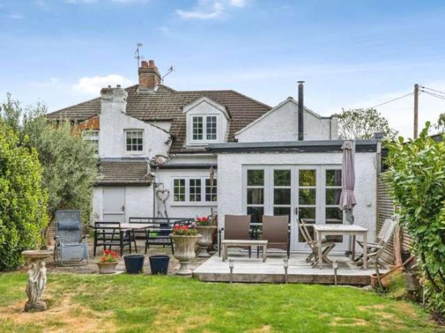 5 Bedroom Semi Detached House