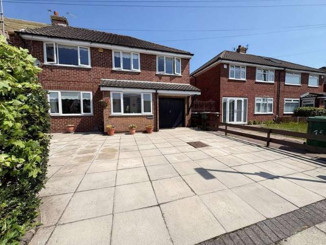 5 Bedroom Semi Detached House