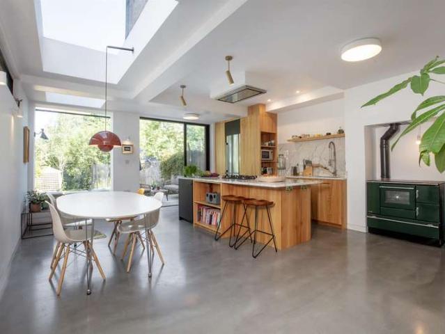 5 Bedroom Semi Detached House