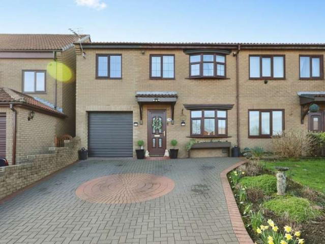 5 Bedroom Semi Detached House