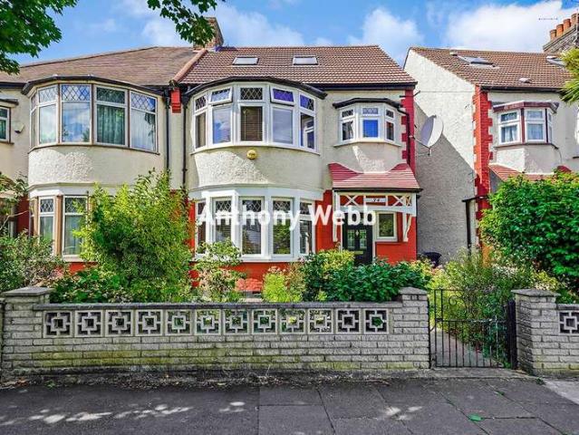 5 Bedroom Semi Detached House