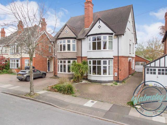 5 Bedroom Semi Detached House