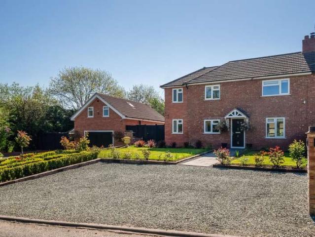 5 Bedroom Semi Detached House