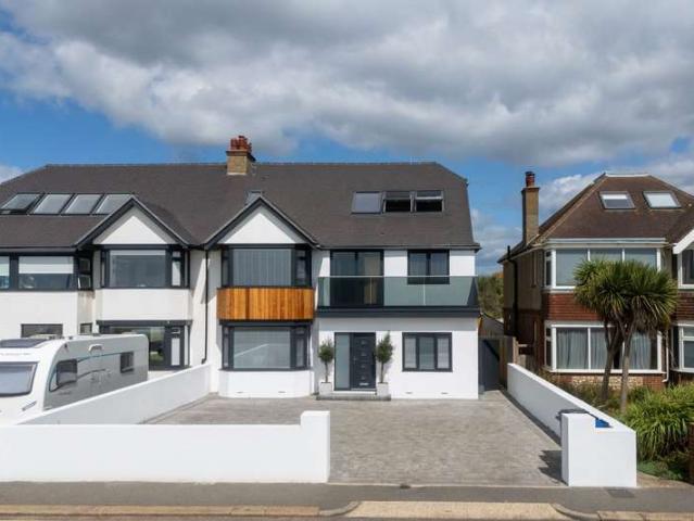 5 Bedroom Semi Detached House