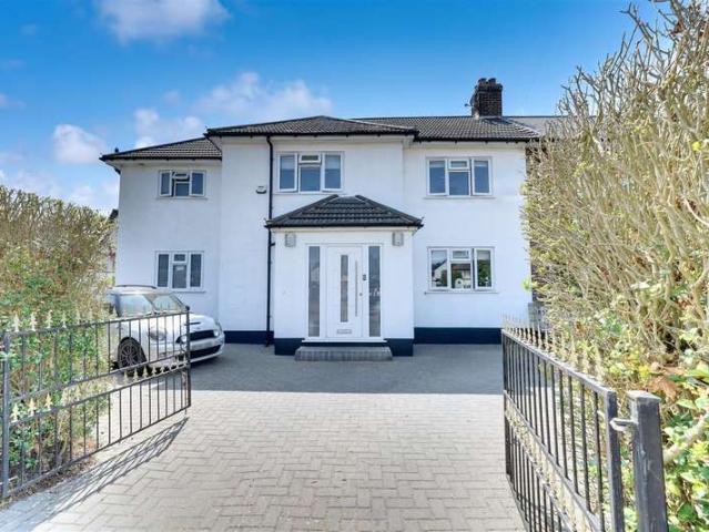 5 Bedroom Semi Detached House