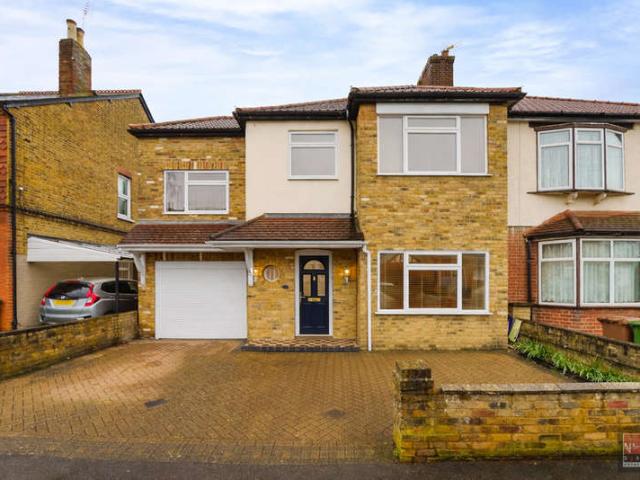 5 Bedroom Semi Detached House