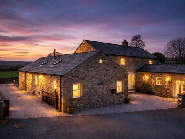 5 Bedroom Semi Detached House