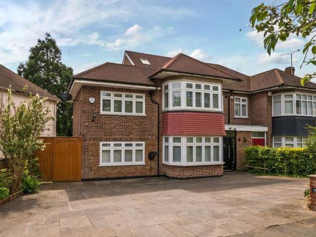 5 Bedroom Semi Detached House
