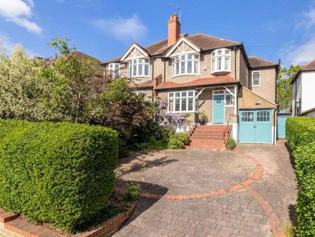 5 Bedroom Semi Detached House