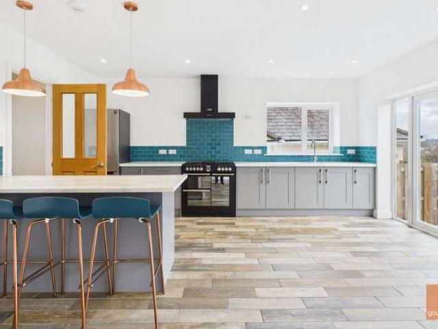 5 Bedroom Semi Detached House