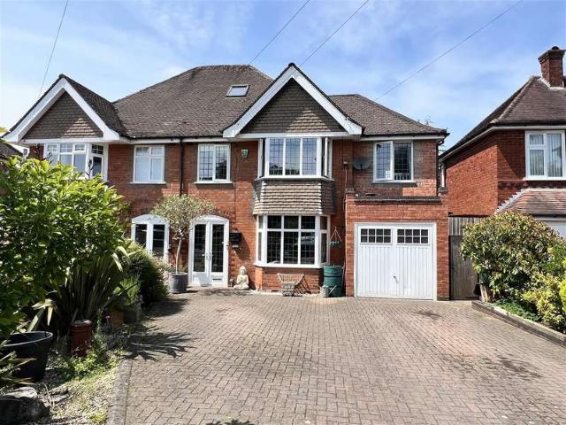 5 Bedroom Semi Detached House