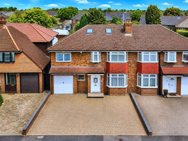 5 Bedroom Semi Detached House