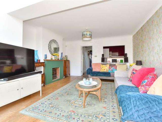 5 Bedroom Semi Detached House