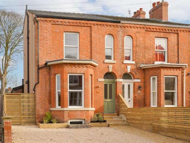 5 Bedroom Semi Detached House
