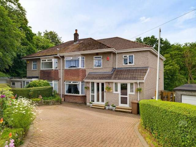 5 Bedroom Semi Detached House