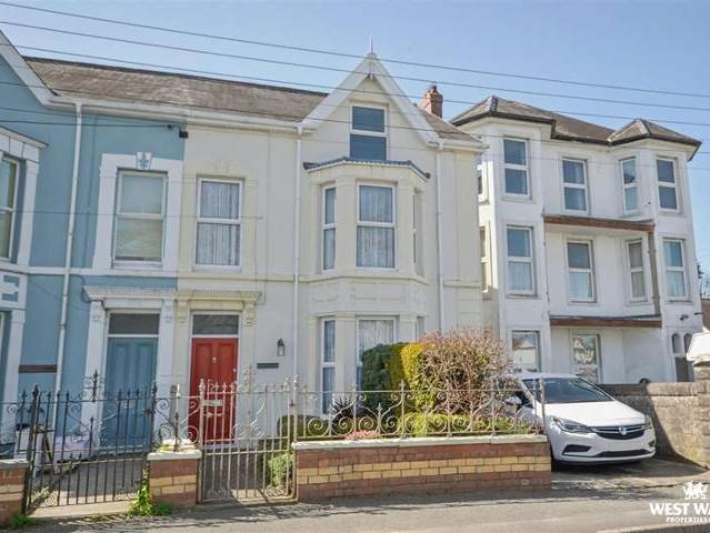 5 Bedroom Semi Detached House