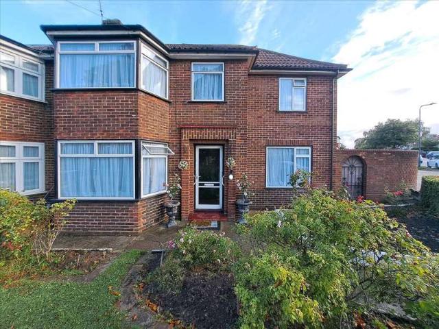 5 Bedroom Semi Detached House