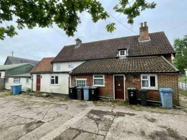 5 Bedroom Semi Detached House