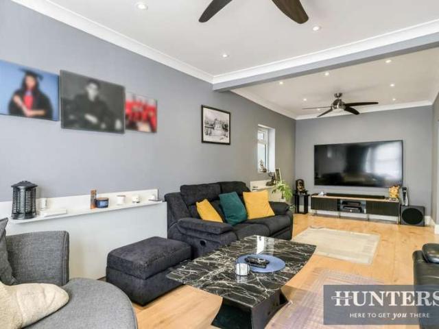 5 Bedroom Semi Detached House
