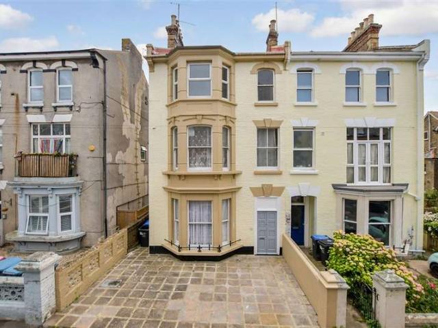 5 Bedroom Semi Detached House