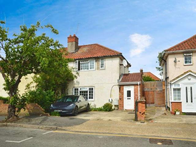 5 Bedroom Semi Detached House
