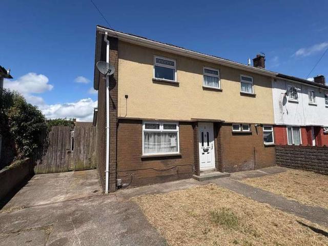 5 Bedroom Semi Detached House