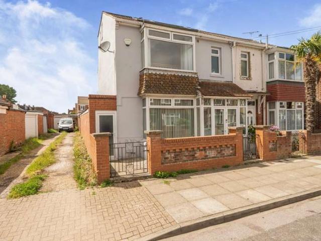 5 Bedroom Semi Detached House