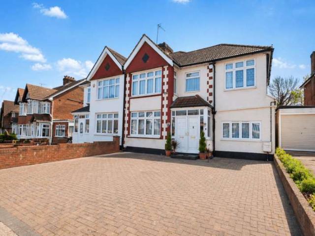 5 Bedroom Semi Detached House